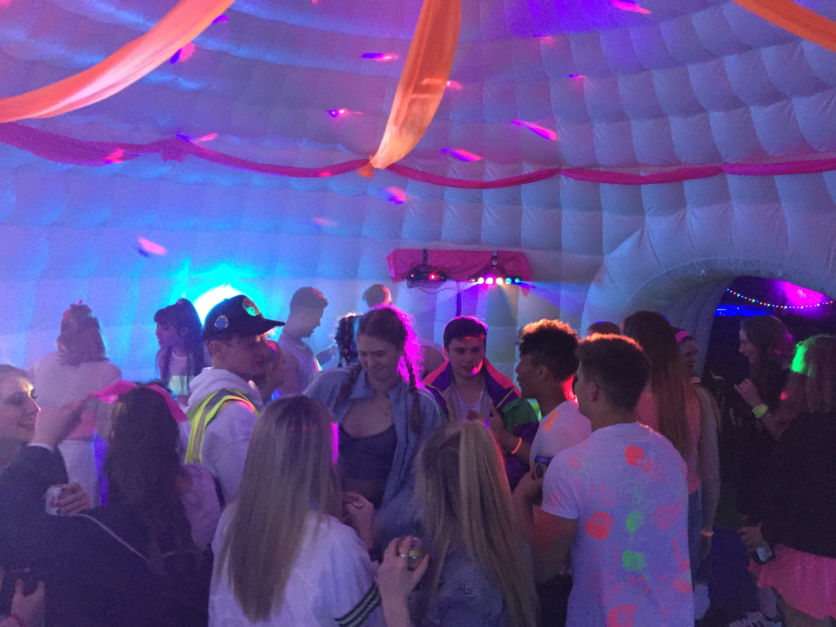 All The Kit - Wiltshire - Inflatable Igloos and Party Domes