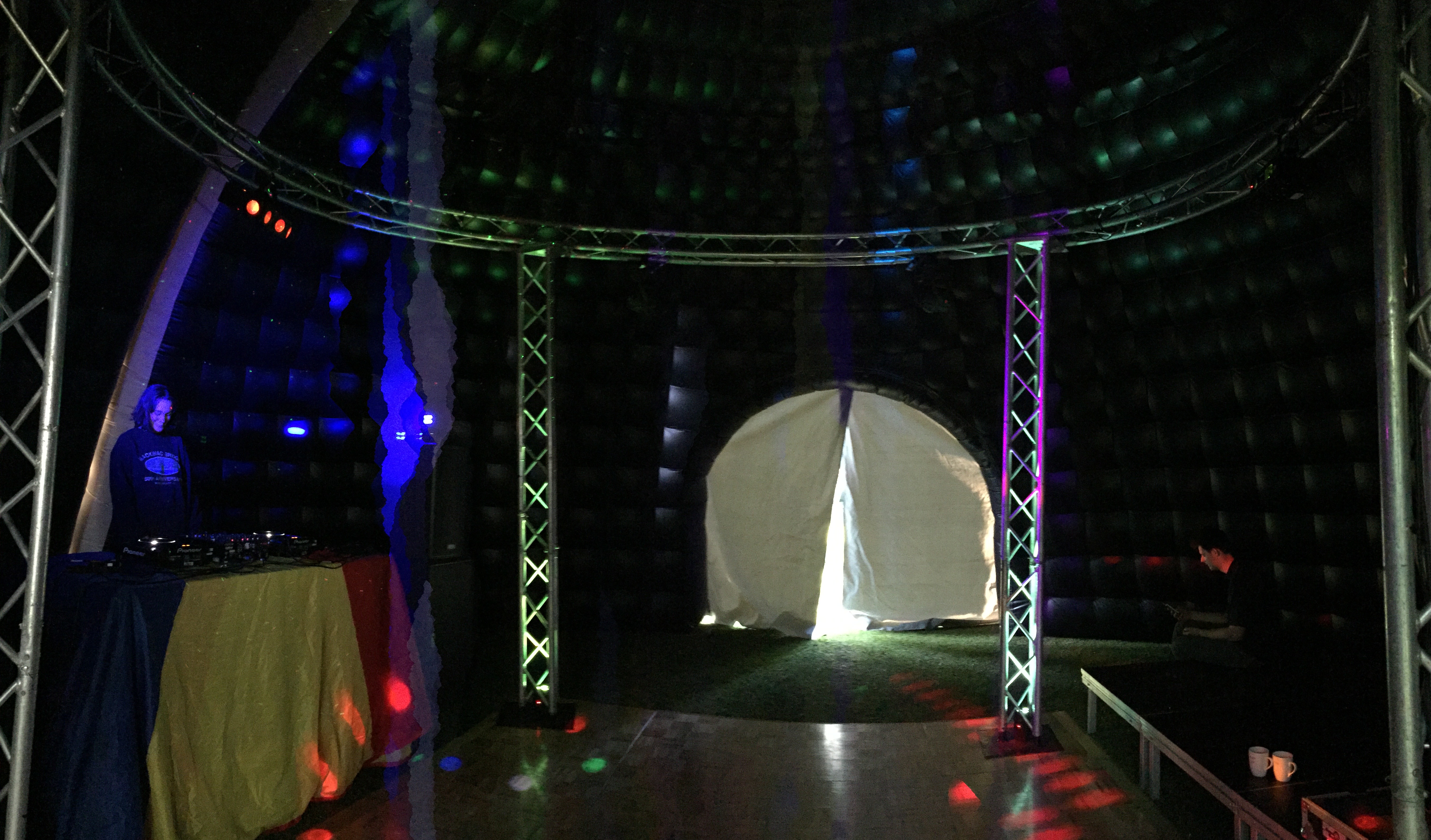 All The Kit - Wiltshire - Inflatable Igloos and Party Domes