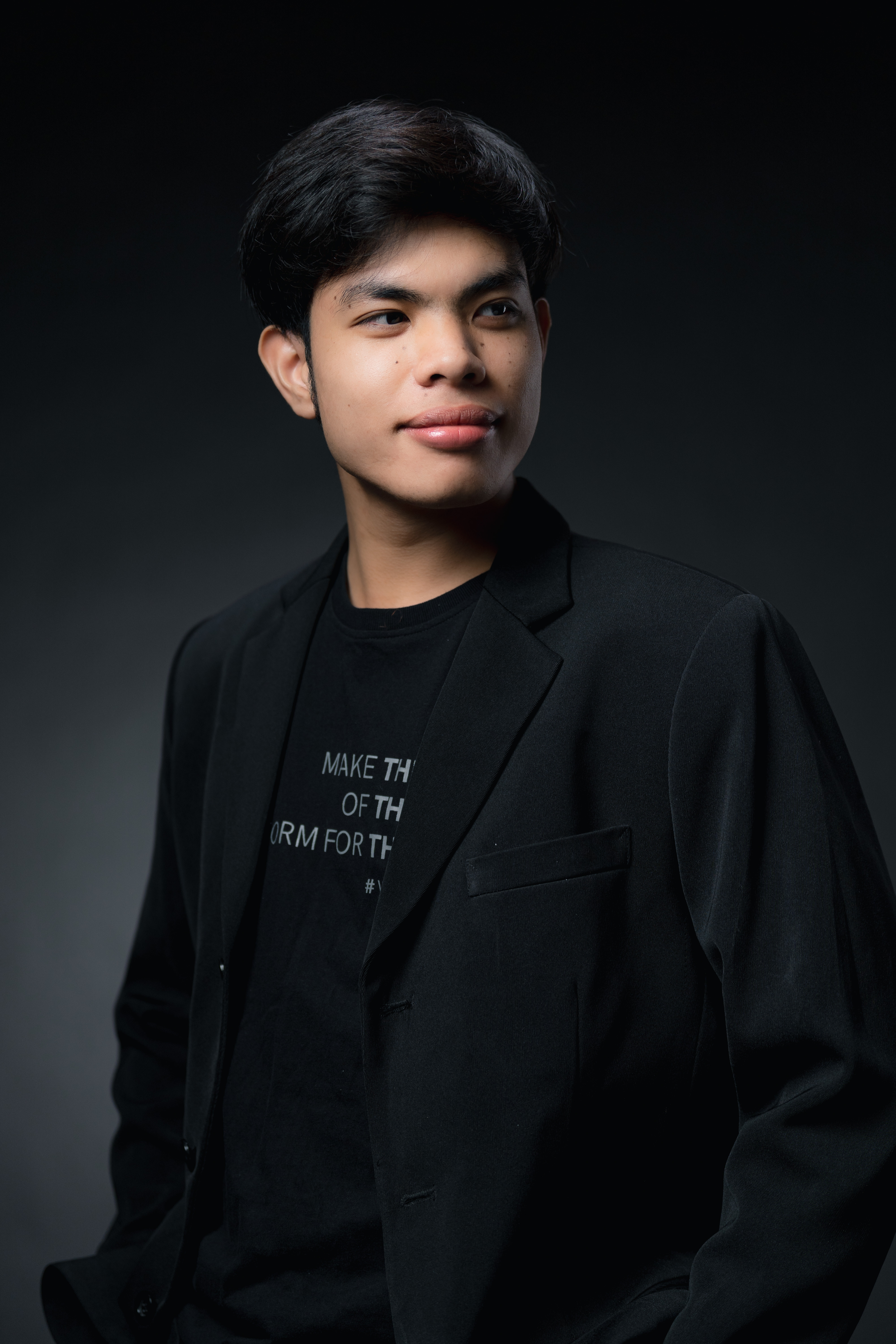 Mathee Sunarong | VelCurve Studio