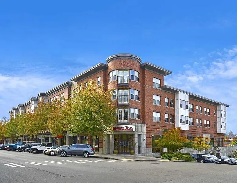 Danielle Lowinger | Helix Massage Therapy | Seattle WA