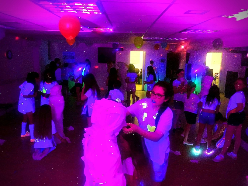 UV Glow In The Dark Discos Essex, Kent, London & Herts