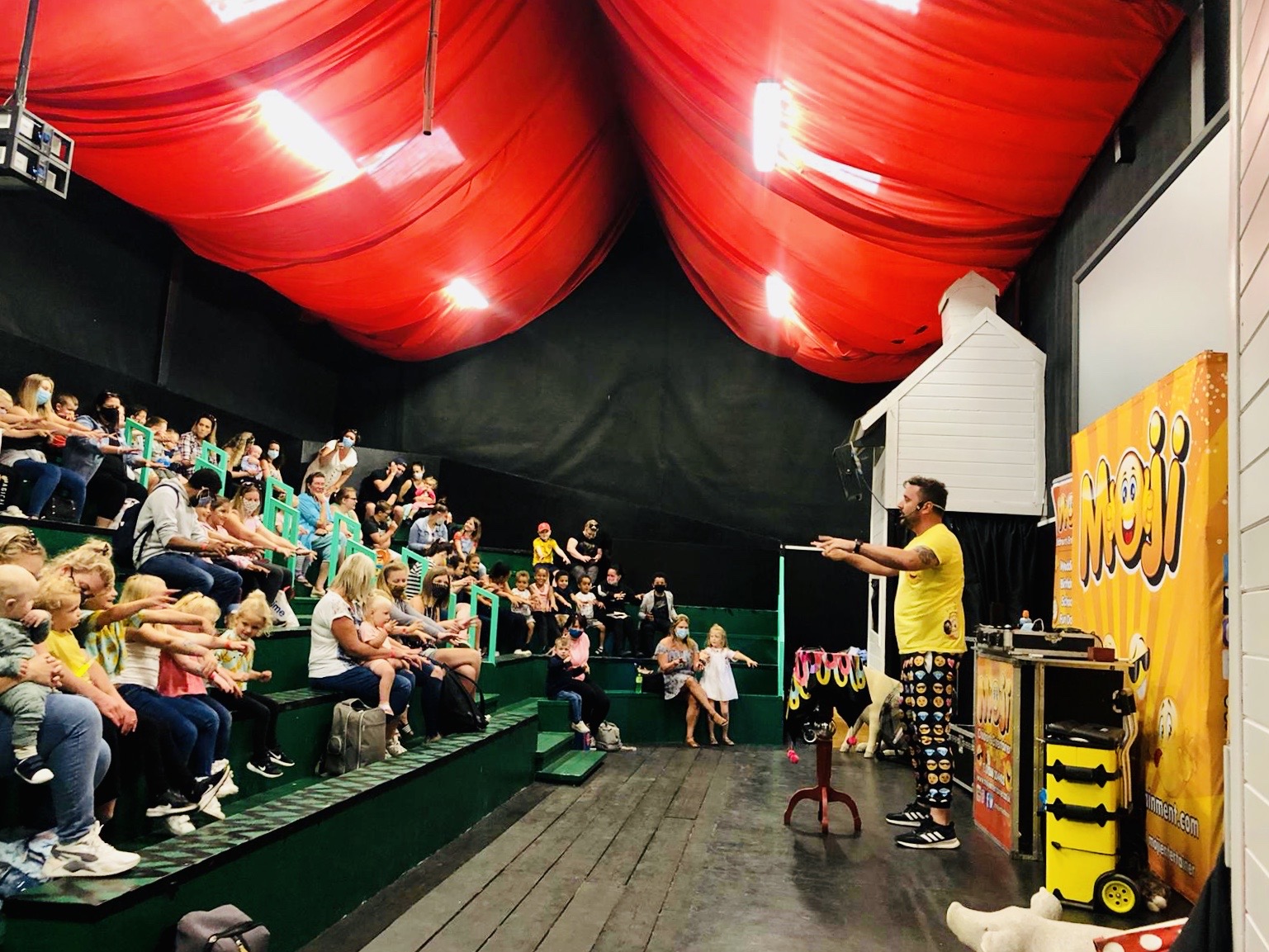 Children's Party Entertainers | Essex | London | Moji Entertainer