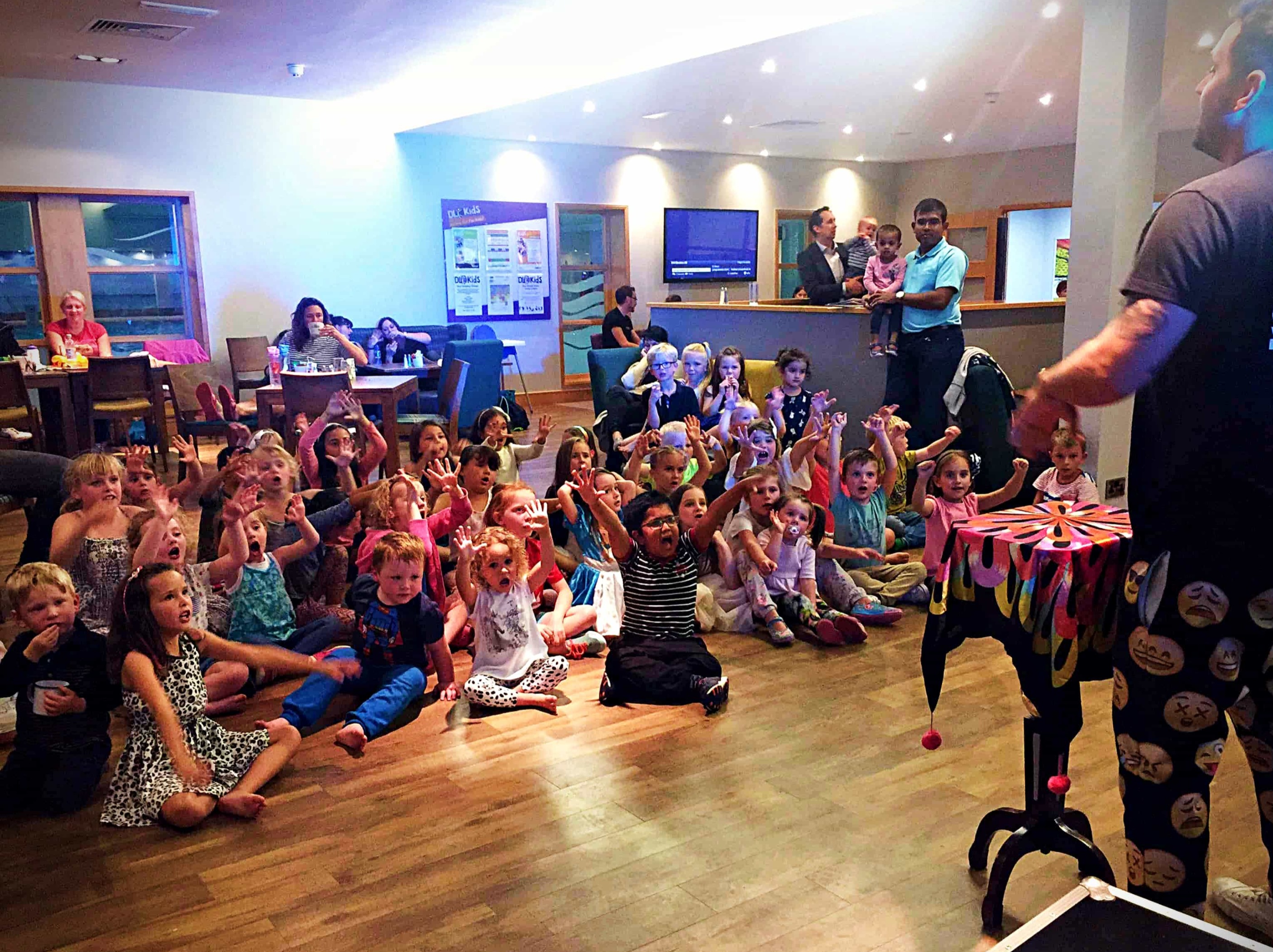 Children's Party Entertainers | Hertfordshire | Moji Entertainer
