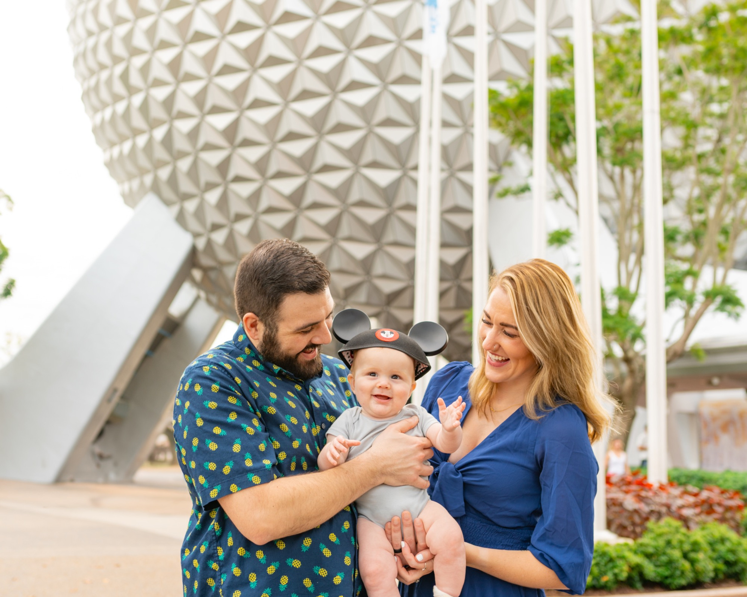 Baby's First Visit to EPCOT | Family Photoshoot at Walt Disney World ...