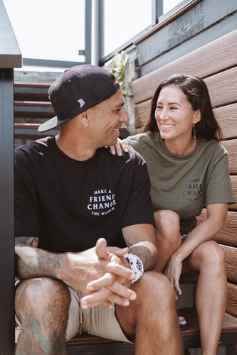 Make a friend - change the world (pocket) | Deals & Aloha