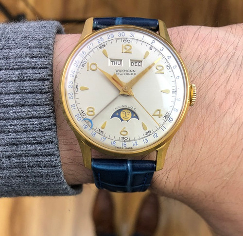 1950s WAKMANN MOON PHASE TRIPLE DATE | sftimepieces