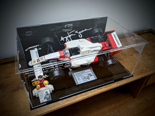 Photos de Vitrines Plexiglas pour modèles LEGO® clients BriquesaBoX ...