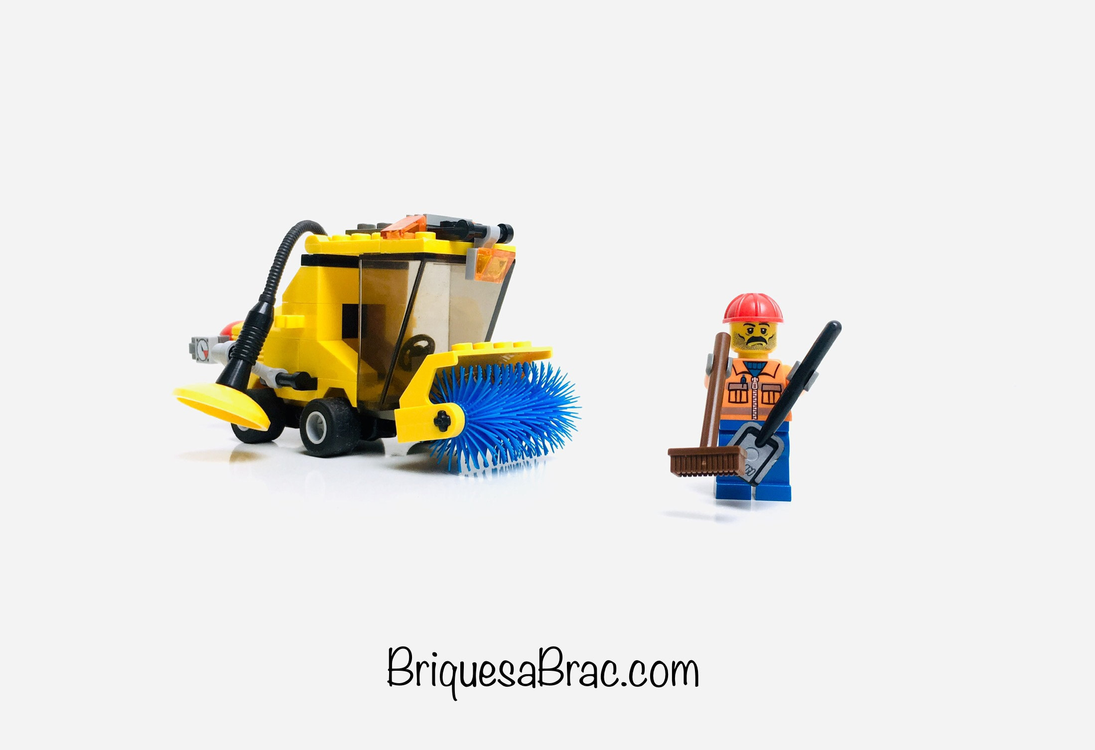 LEGO ® CITY 7242 Street Sweeper | briquesabrac