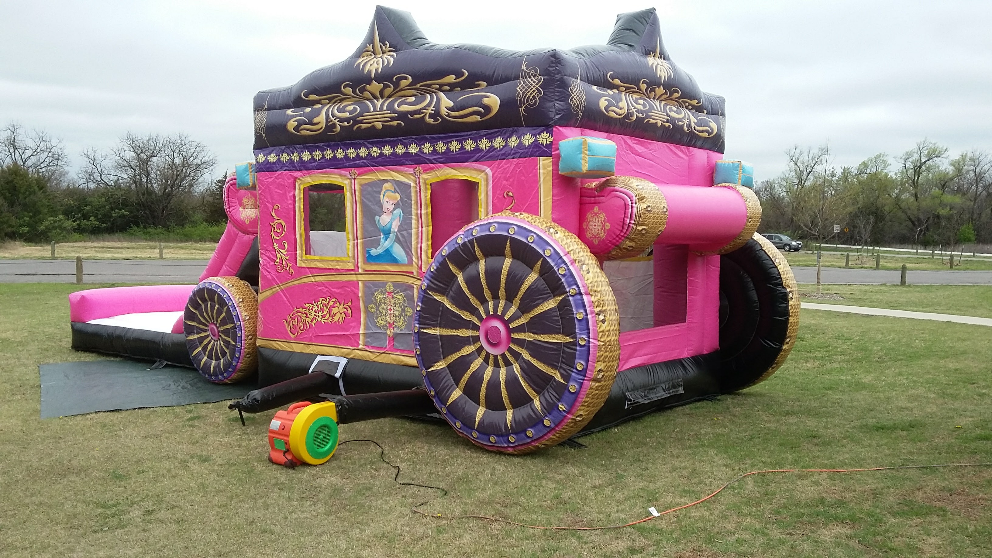 #9 PRINCESS CARRIAGE | bluemoonbouncy