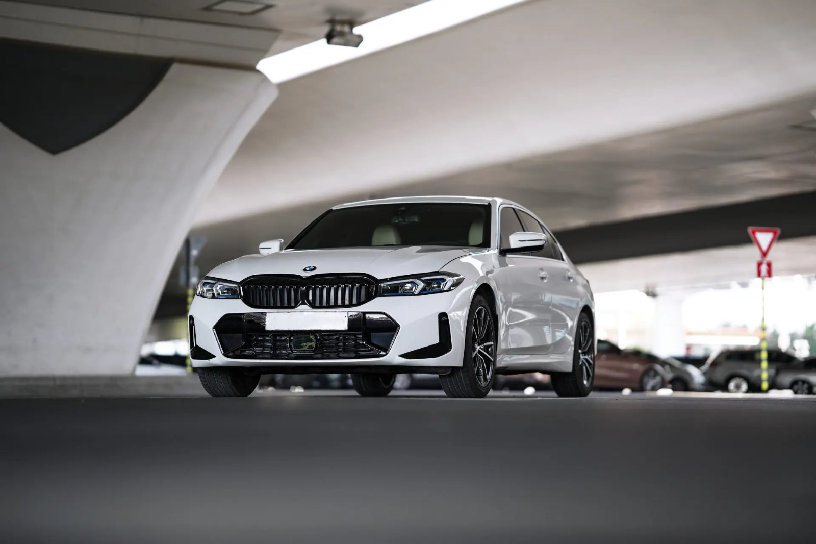 BMW 330i | RoyaltyGT Car Rental
