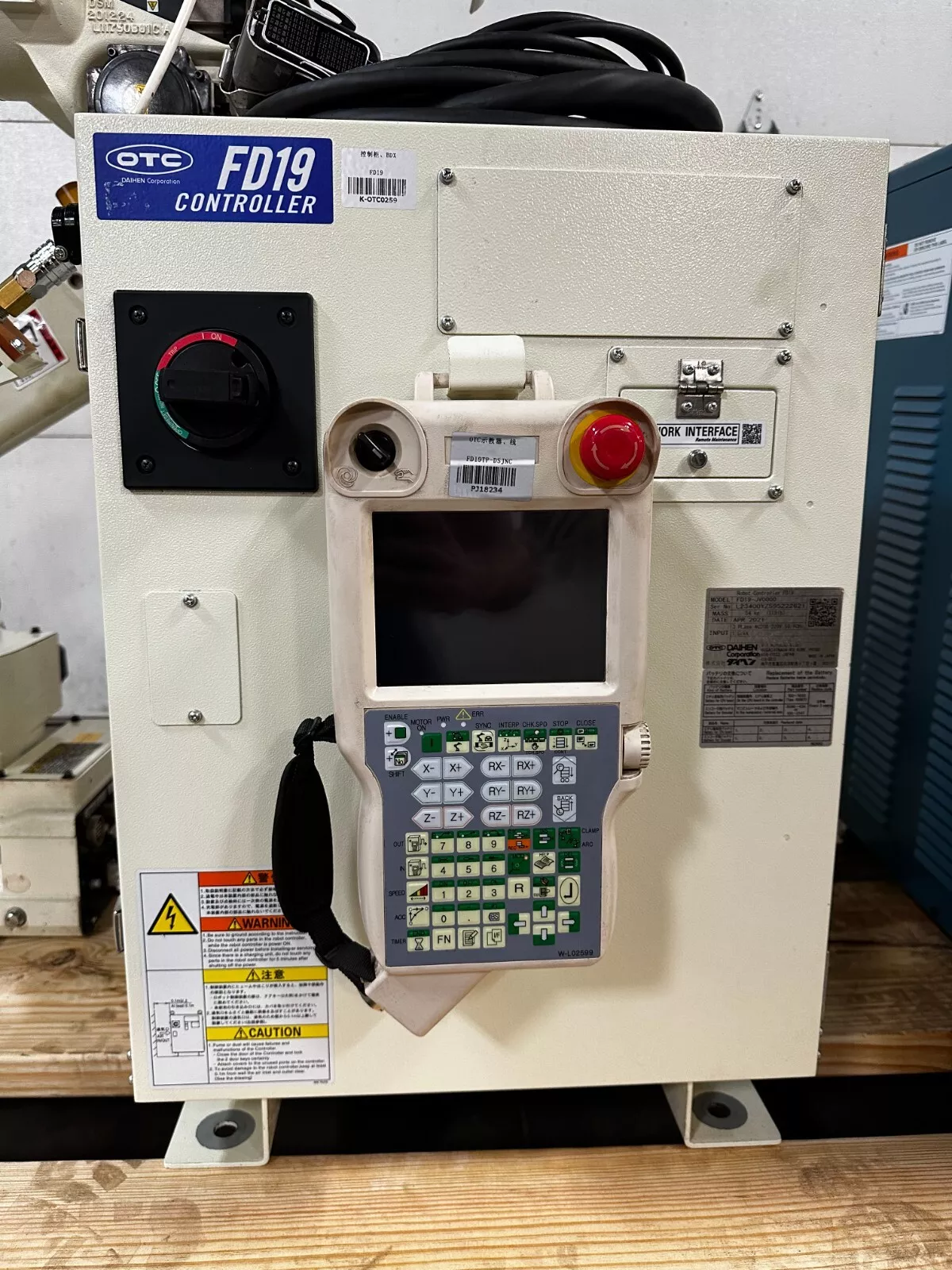 OTC FD-V8 Aluminum Welding Robot W/ FD19 Controller (New Welbee P400 II ...