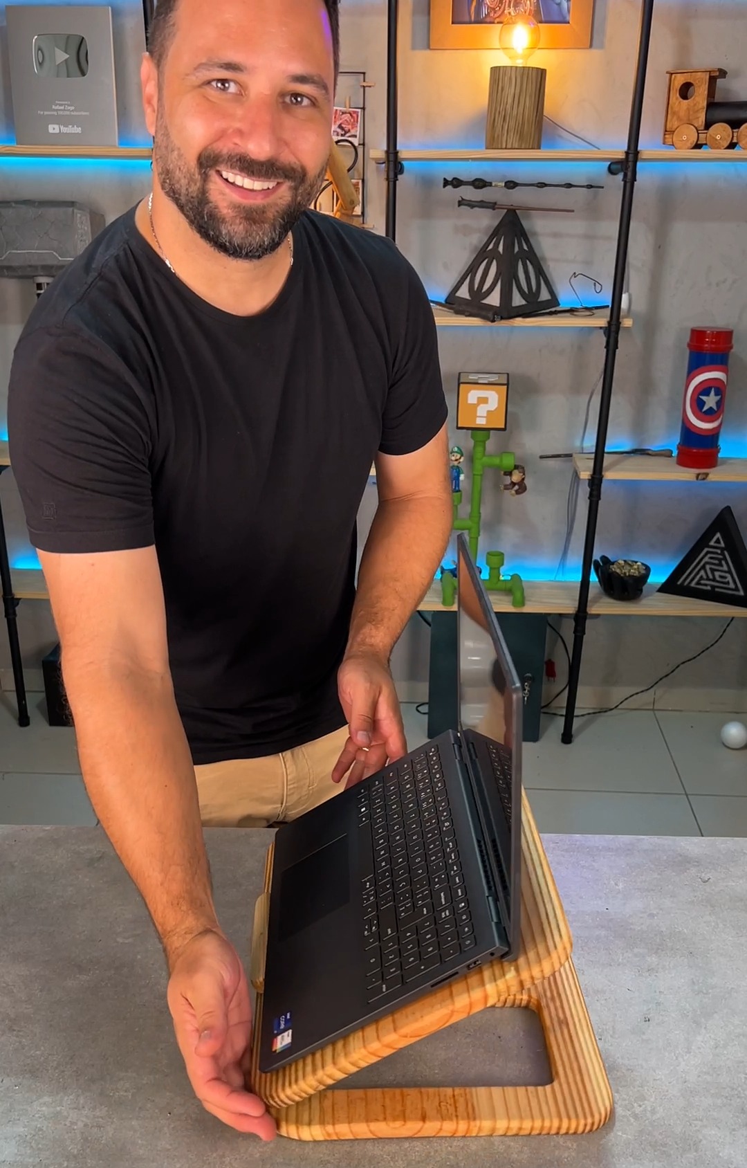 DIY Suporte para notebook com madeira