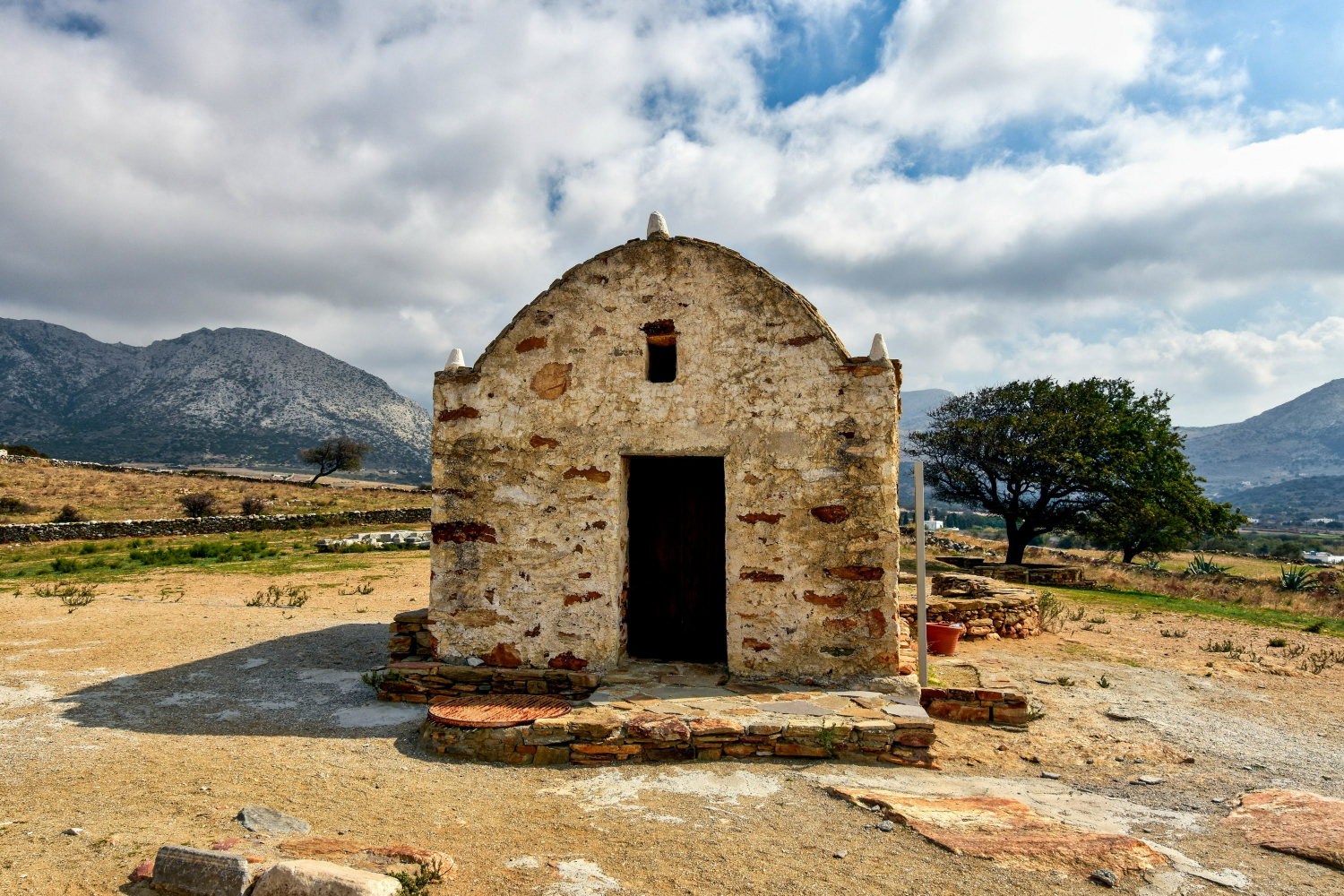 Visiting Naxos, Greece: Exploring the Island of Hidden Treasures