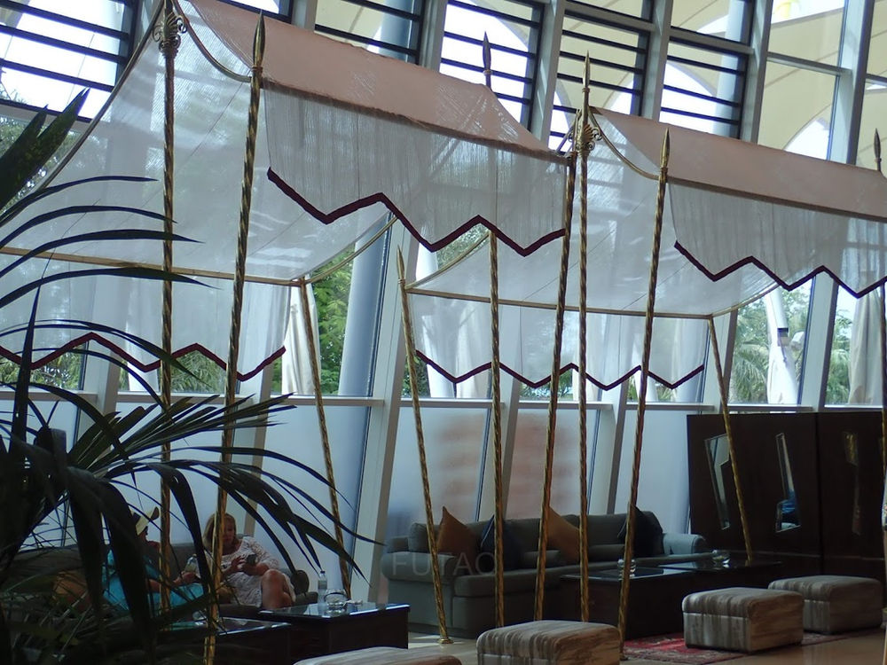 Dubai is Pure Extravagance - Past and Present