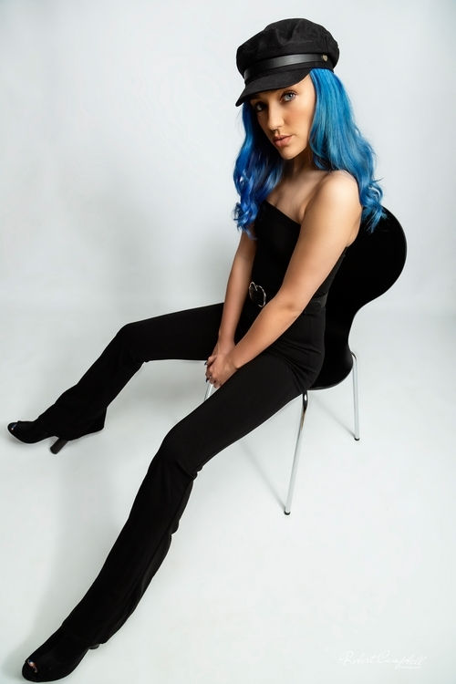 Editorial: Elle Thompson, By Robert Campbell