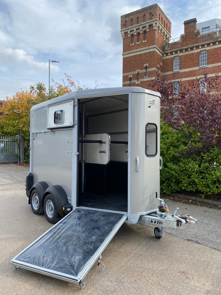 NEW Ifor Williams HB506 Silver Horse Trailer