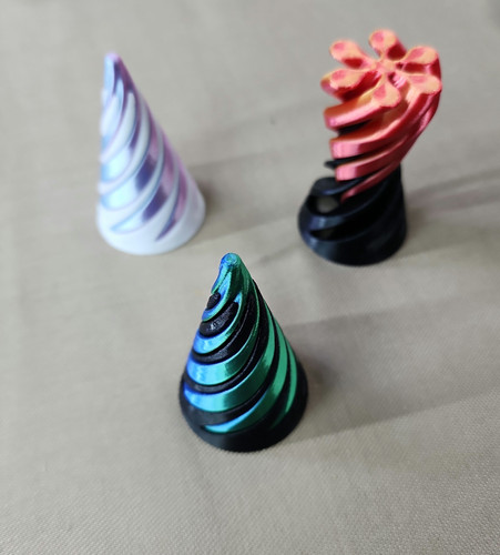 Infinity Cone Toy | Living Aquarium