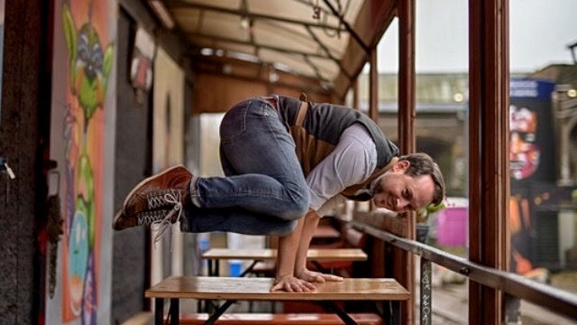 INSIDE FLOW WEIHNACHTS-SPECIAL mit Christian Burkhardt | VOLTA YOGA