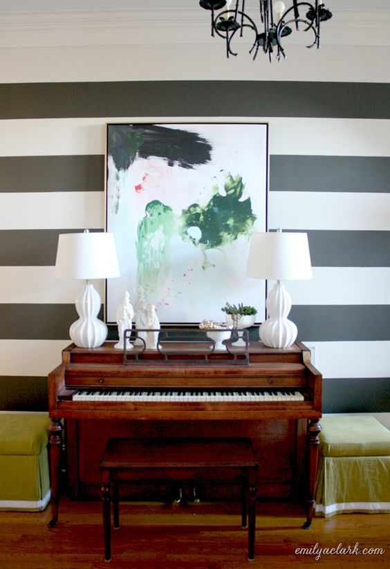 10 Ways To Decorate Around A Piano