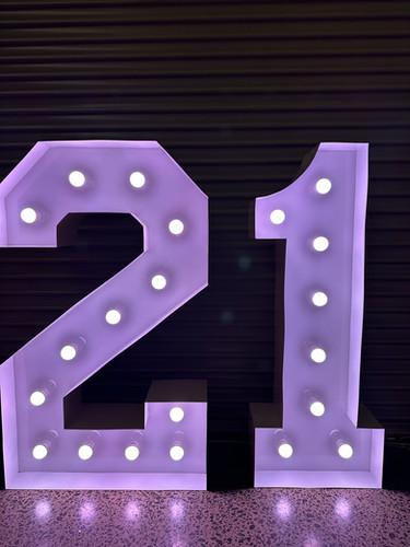 21 Light Up Numbers | Geelong Party Hire