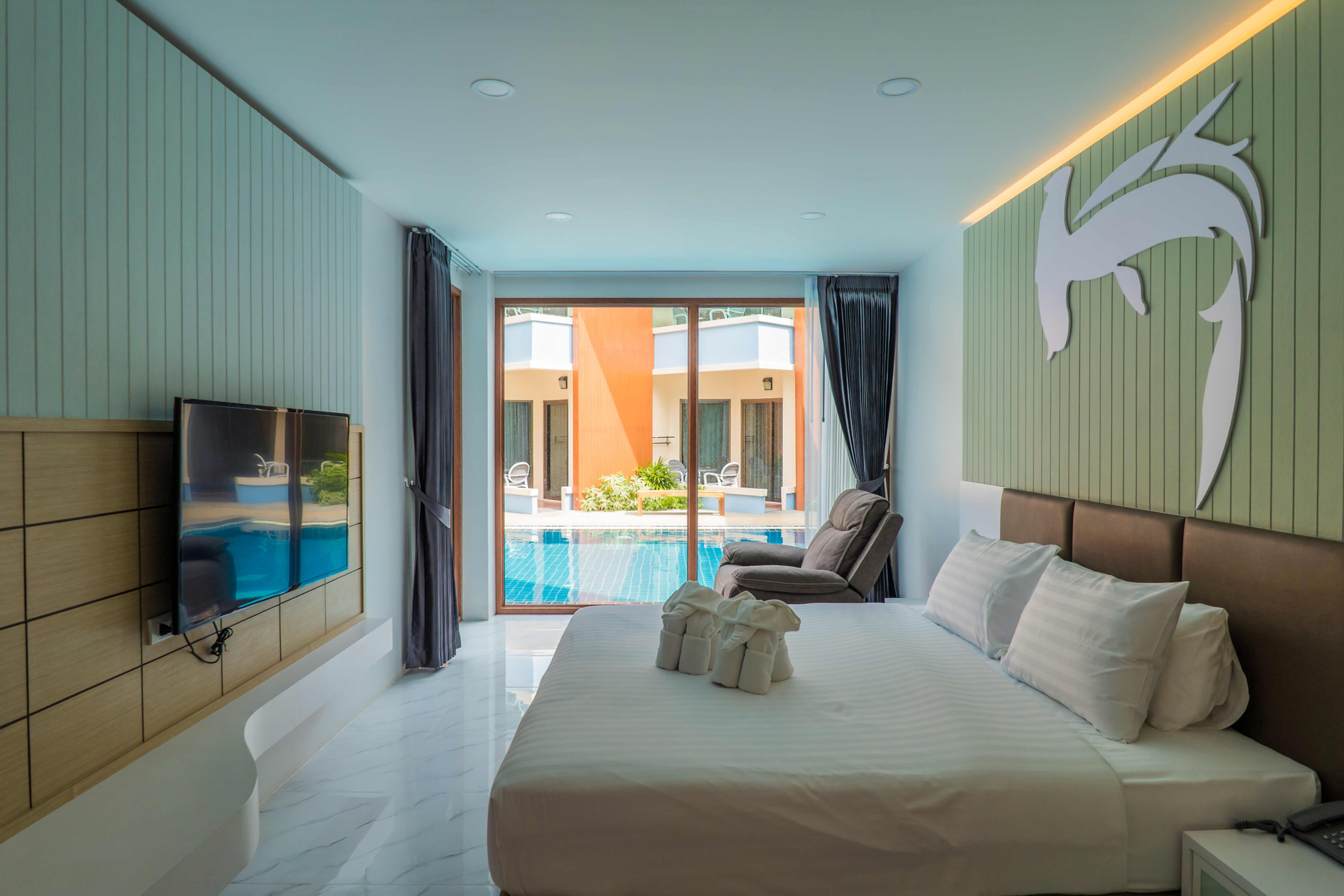 Two Bedrooms Family Suite Pool Access Room | The Bed Vacation ...