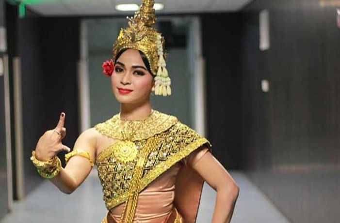 Chap Chamroeun Tola : Transmettre l'art de la danse khmère dans la France lointaine