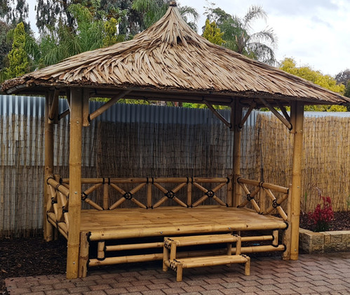 Bali Hut 4x4, Pole to Pole 3x3 with Floor & Rails
