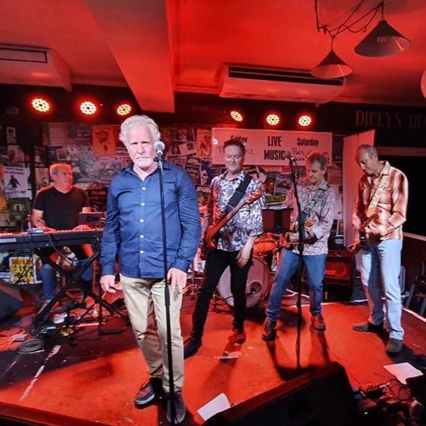 The Finz - Australia Day | Fraternity Club