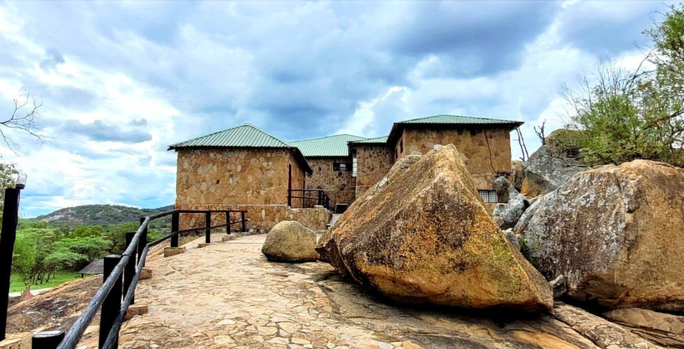 HOME | MATOPO INGWE LODGE