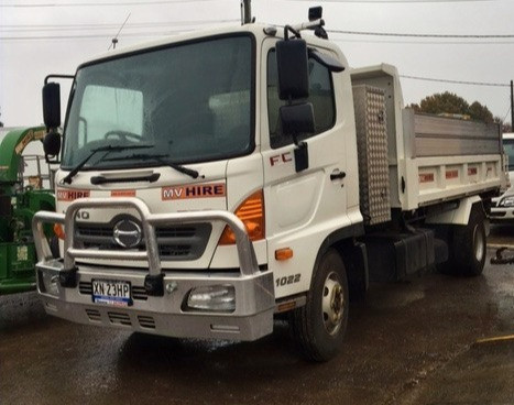 TRUCK- 6 T TIPPER- MANUAL-DIESEL- MR LICENCE | mvhire