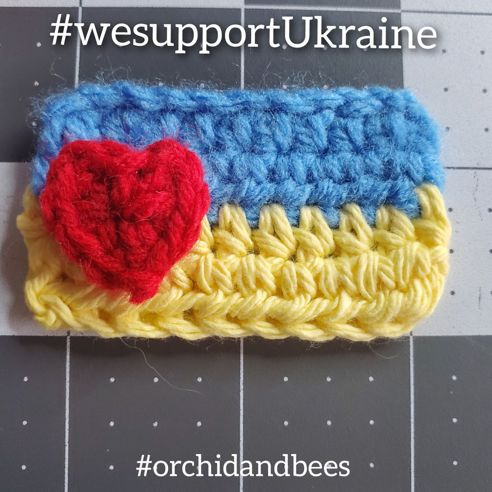 How to crochet "Support for Ukraine" Pins