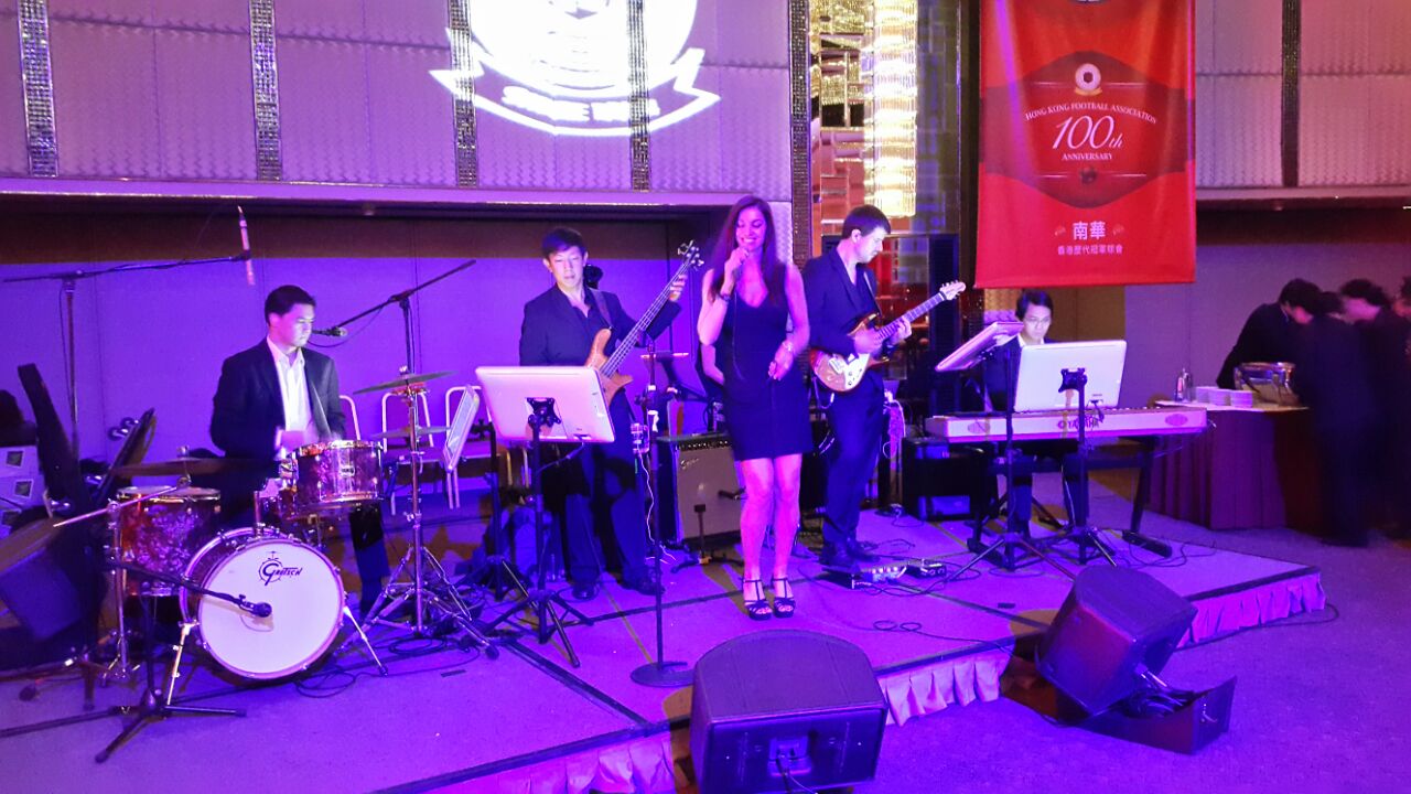 Liza Melfi- Jazz Singer Hong Kong: Professional vocalist: Liza Melfi