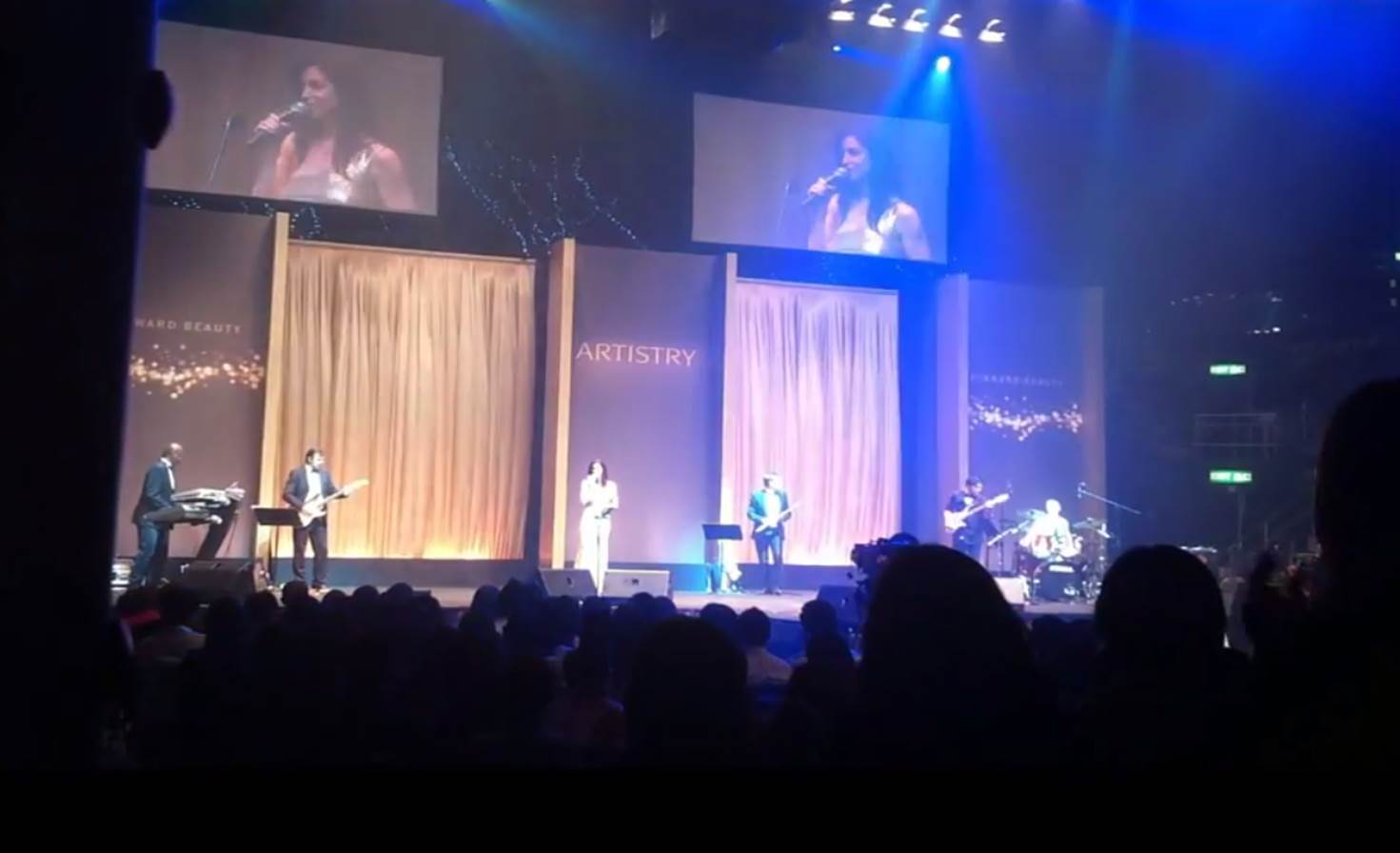 Liza Melfi- Jazz Singer Hong Kong: Professional vocalist: Liza Melfi