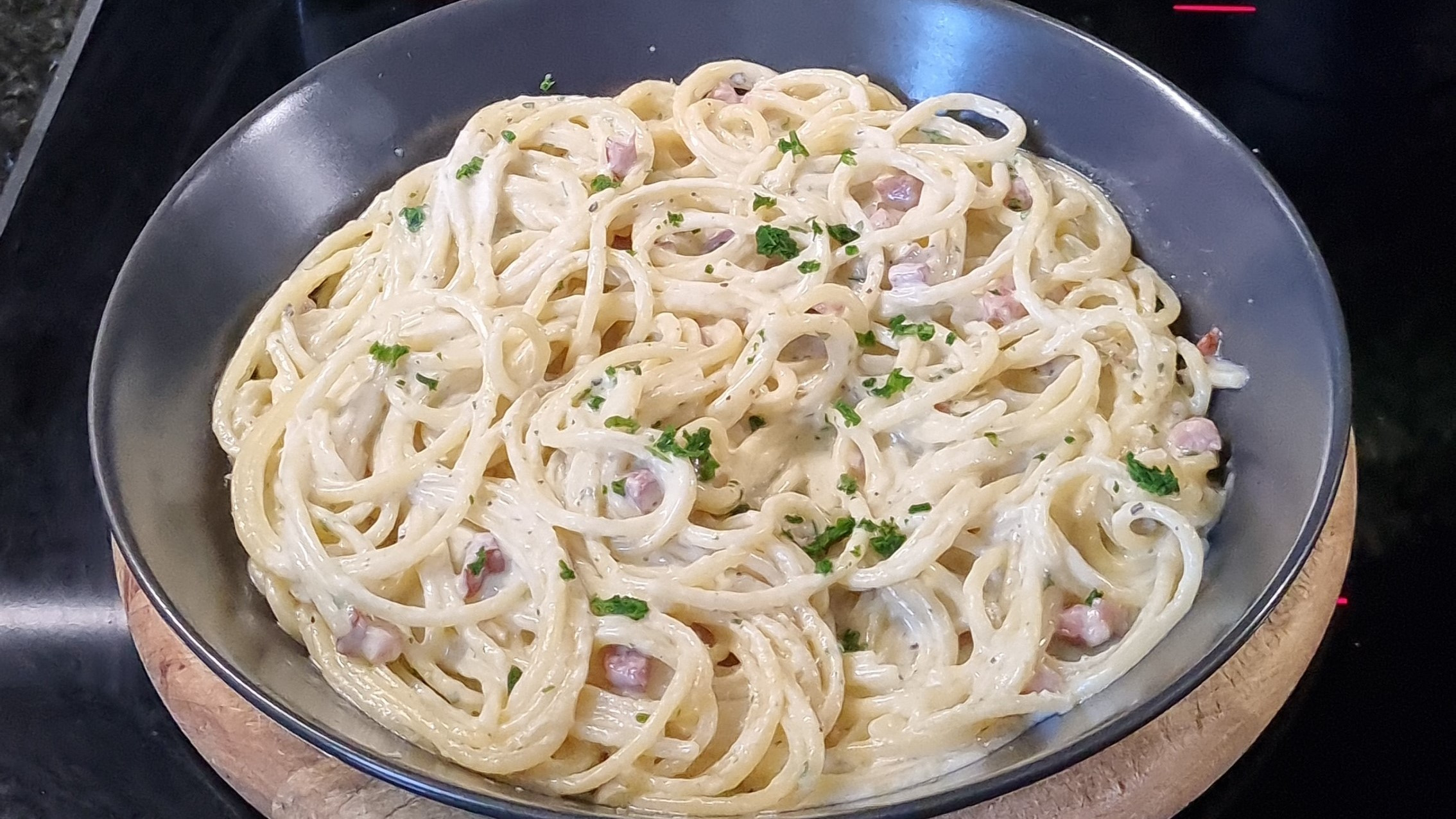 Pizza & Pasta, Ham Cubes Spaghetti in Cream Sauce | Instant Carbonara