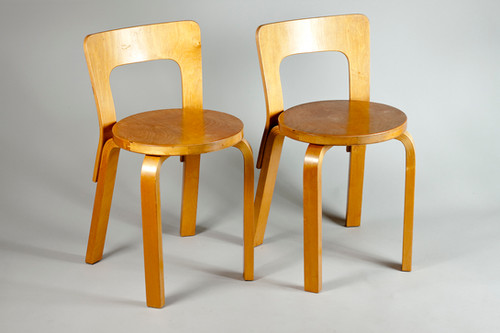 Alvar Aalto, Pair of Mid-Century Modern Finger Joint 65 Chairs | Nordisten