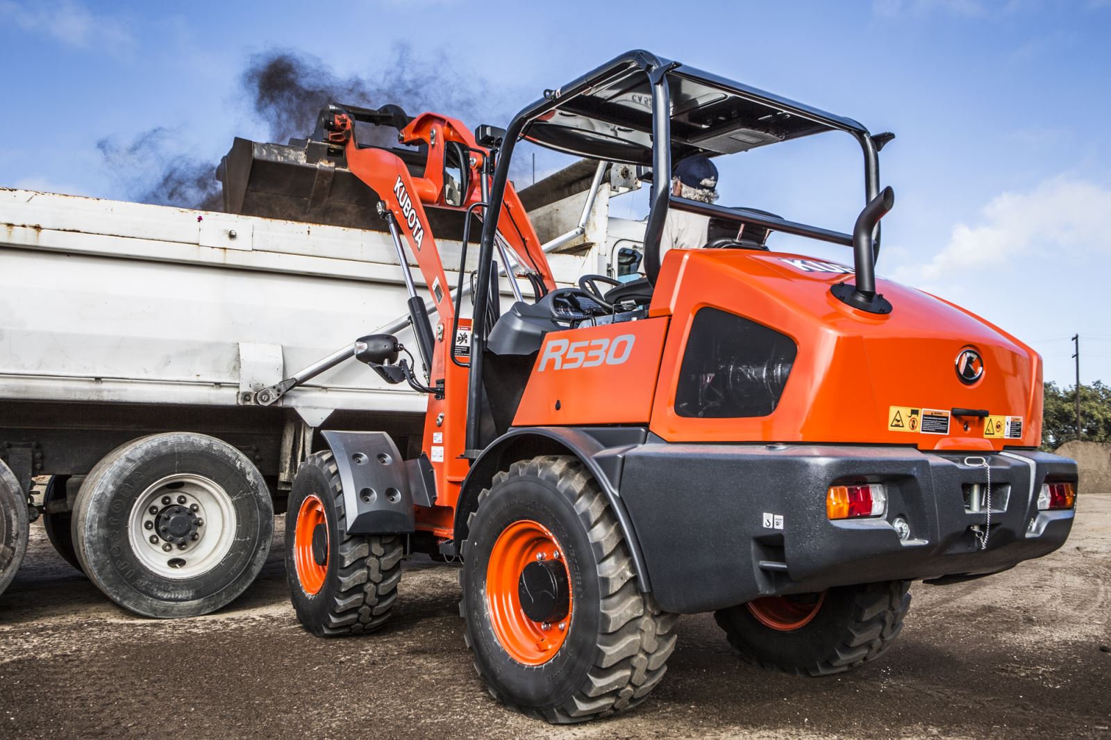 Robertson Rent-All | Articulating Wheel Loaders | Kubota R630
