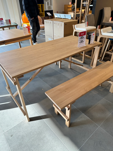 Klappbarer Tisch und Klappbare Sitzbank | Kriesi Liquidationen