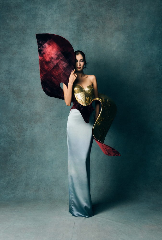 Harris Reed SS26: A Theatrical Opening to London Fashion Week