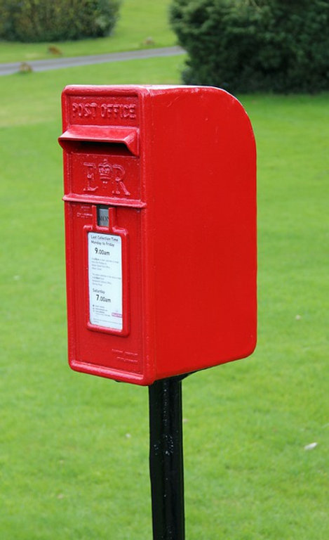 Woolly postbox toppers have the Royal Mail in stitches