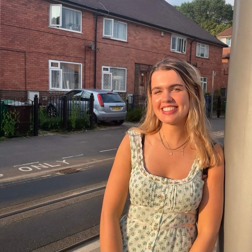 Millie Adams | Lingo Magazine