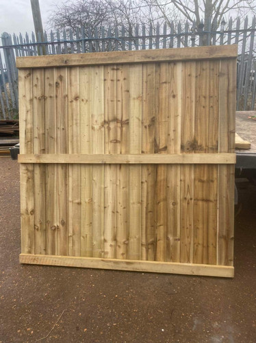 heavy duty Feathered fencing panel | Sheppeyfencingsuppli