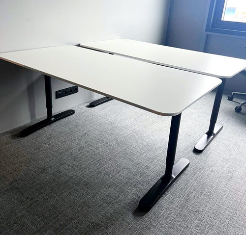 SELT / SOLD - IKEA Bekant skrifborð - 160 x 80 sm. | Efnisveitan