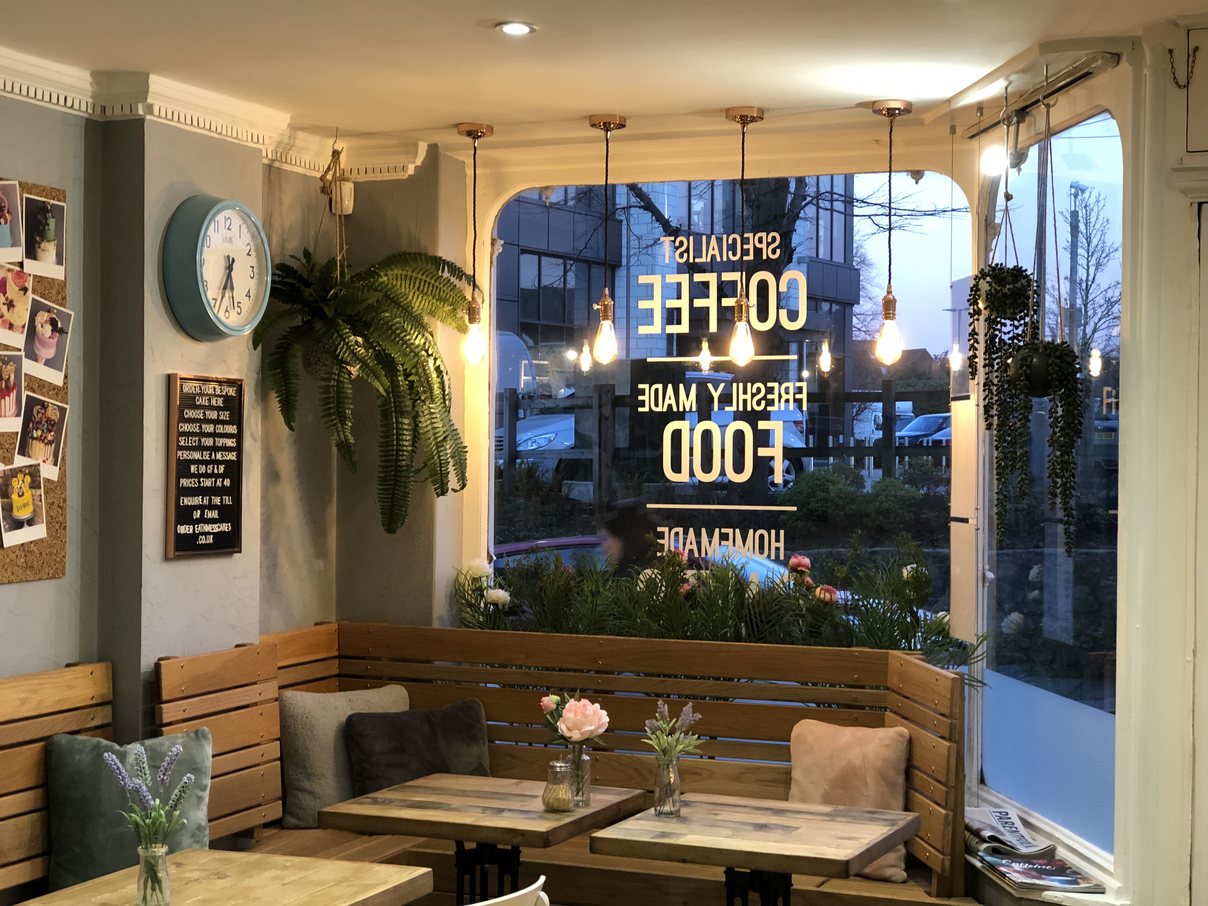 Cafe | Eat n mess | Sevenoaks