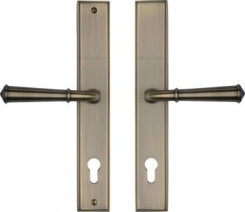 MP1932.RH-AB Colonial Door Handles on Plates Antique Brass | bch-limited