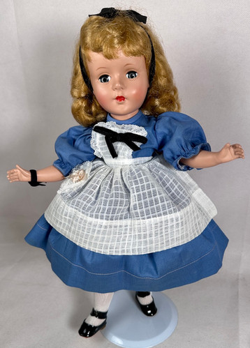 1950s American Character 15" Sweet Sue as Alice in Wonderland | Dollyology