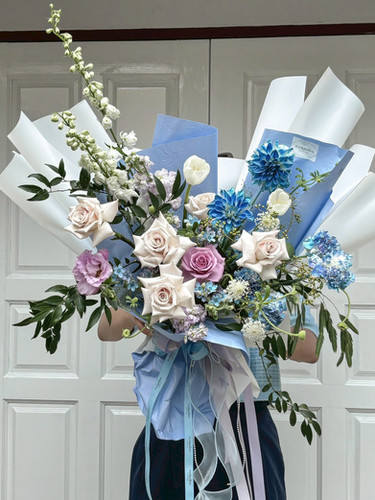 Blooming devotion Bouquet | Ivy & Pollen