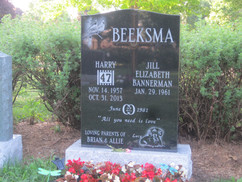 SINGLE GRAVE MONUMENTS | SUPERIOR MEMORIALS