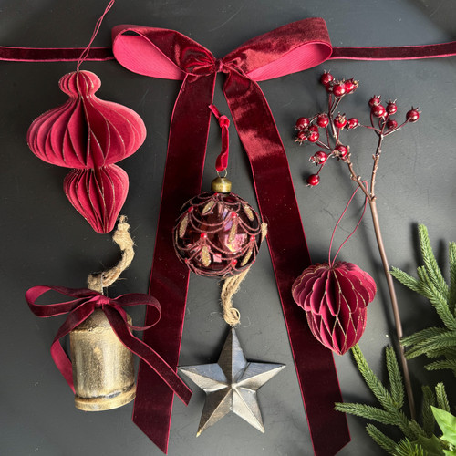 'A FLORAL CHRISTMAS' BURGUNDY TREE DECORATING KIT (42 PIECES) | Curated ...