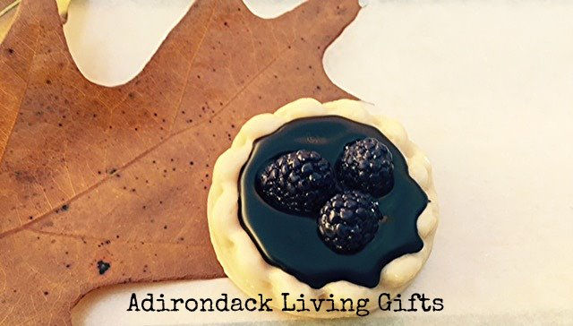 www.adirondacklivinggifts.com Realistic Bakery Wax Tarts!