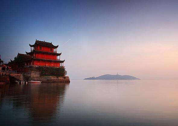 Chaohu Lake - Millennial Island and Temple | ChinaFetching